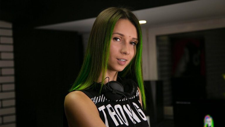 Miss Monique la Joven Dj del house progresivo desde Ukrania.